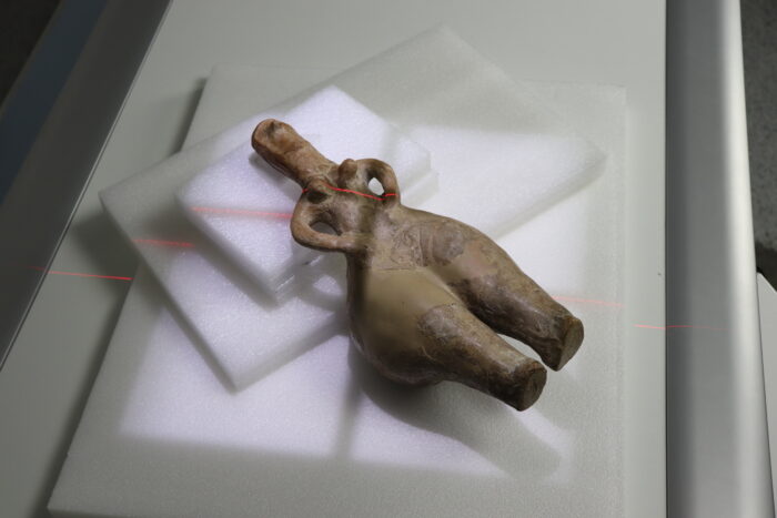 Visaris | THE FAMOUS RED-HAIRED GODDESS IN VISARIS